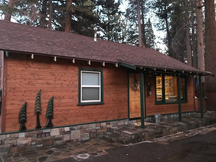 Little Tahoe Cabin Blocks From The Mtn. And Lake - California 89, CA