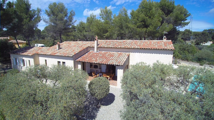 Maison Familiale - Sainte Anne Du Castellet (Var) - Signes