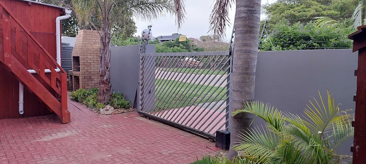 @Jbay Breeze - Beach Unit- Self-catering - Jeffreys Bay