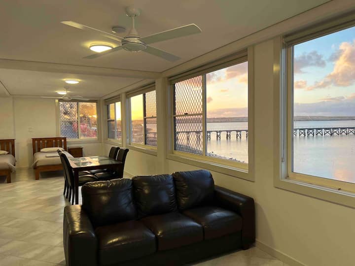Beachside & Jetty View 5  (Harbour Master Apt) - Streaky Bay