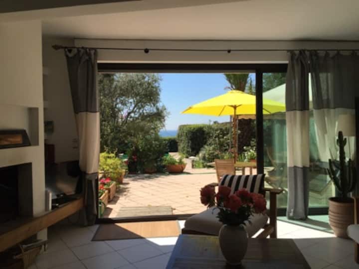 Villa Tiboulen: Spacieuse, Calme, Piscine, Vue Mer - Marseille