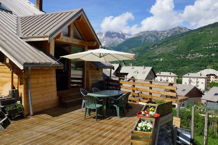Dorfhaus Mit Garten - Briançon