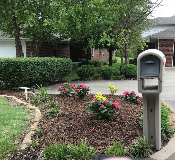 Upscale Condo, Safe Neighborhood, Lots Of Space! - Paducah, KY