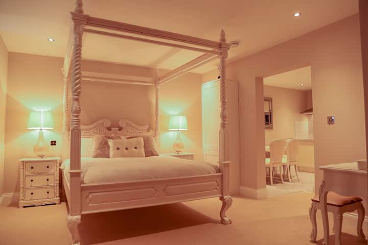 No.10 Preston- Fairytale - Preston