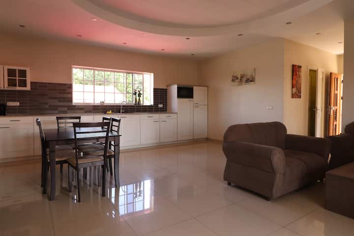 Casa Branco Bovenwoning - Suriname