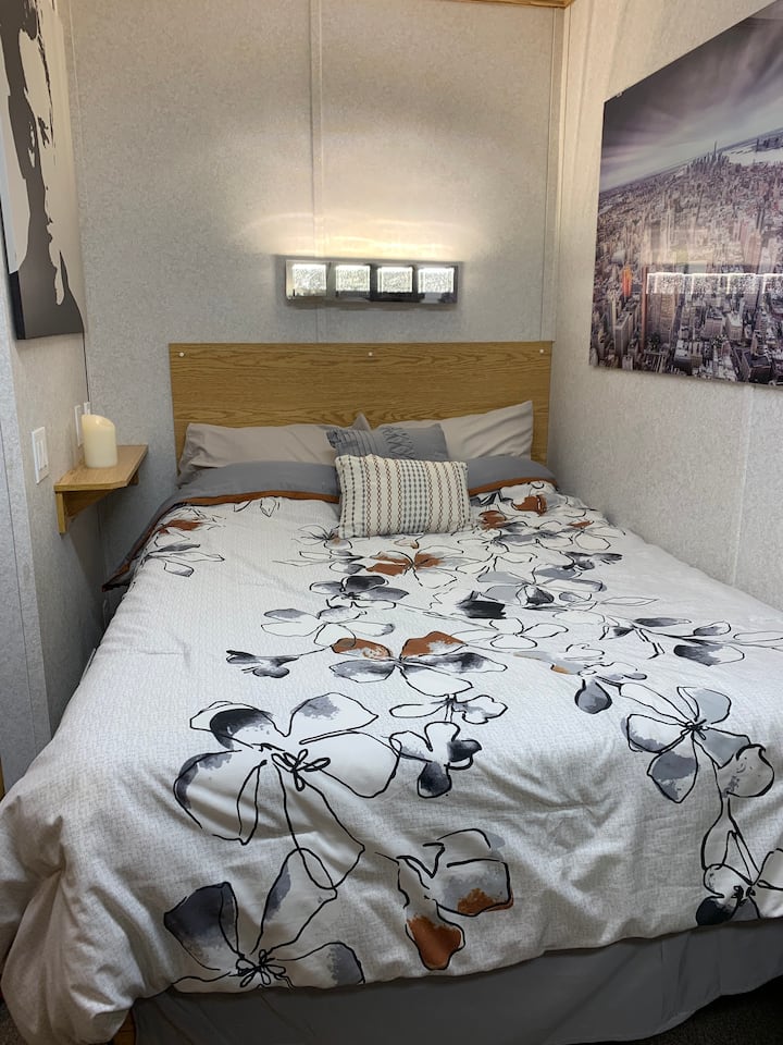 Unit 18 - 1800a - 1 Bedroom / 1 Bath Quiet Unit - Dawson Creek