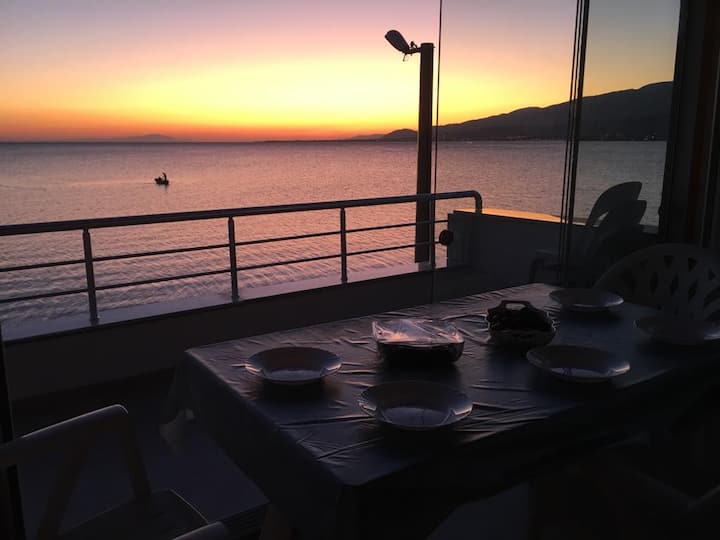 Akçay Deniz Kenarı - Aile Ortamı - Edremit