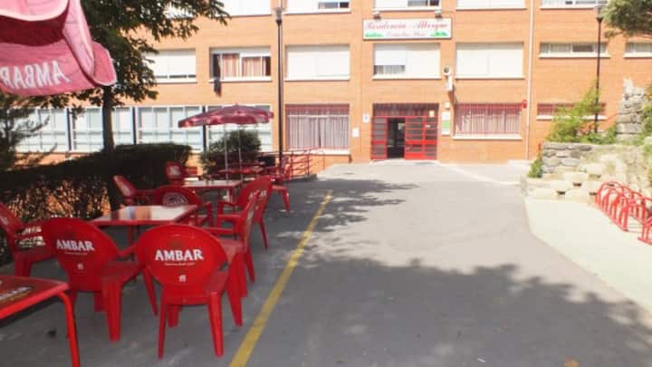 Tu Alojamiento Económico En Los Pirineos - Jaca
