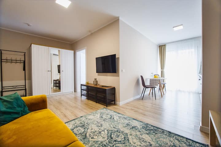 Light & Color At West Residence - Oradea