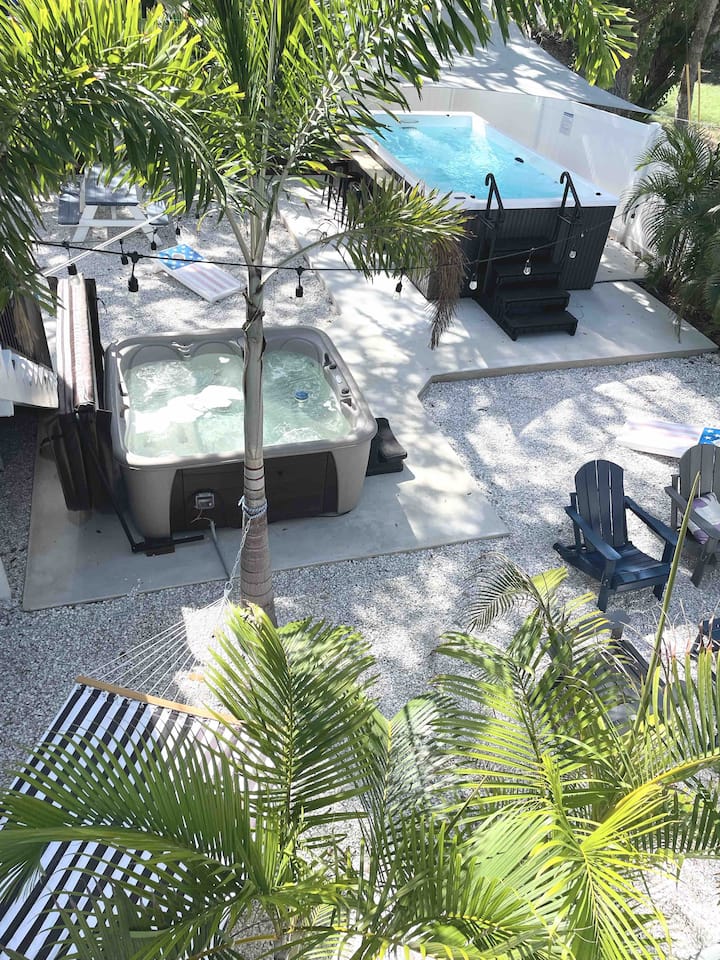 Luxe Beachhousea Heated Pool, 2 Min Walk To Beach - Indian Rocks Beach, FL