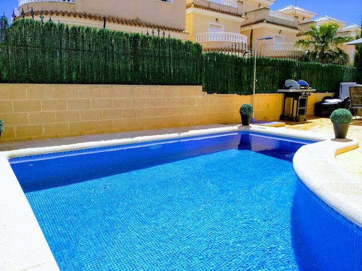 Vrijstaande Villa Met Privé Zwembad - La Marina