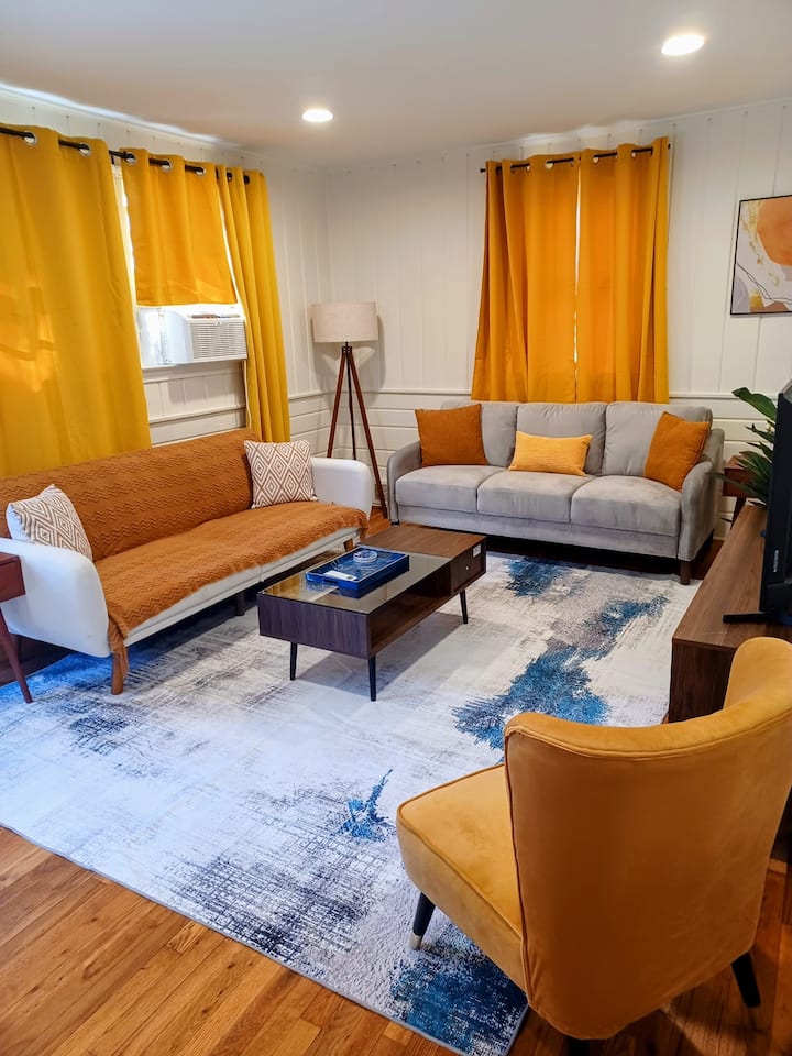 Quiet 2 Bed Home Close To Hospitals & Universities - Winston-Salem, NC