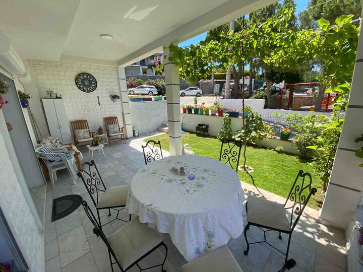 ÇEşme’de Denize 2 Dakikalık Mesafede Villa - Çeşme