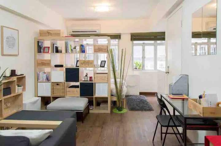 Central Studio Apartment W/ Kitchen & Rooftop - Central