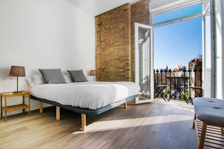 Modern Apartment With Balconies And Good Views. - Valencia