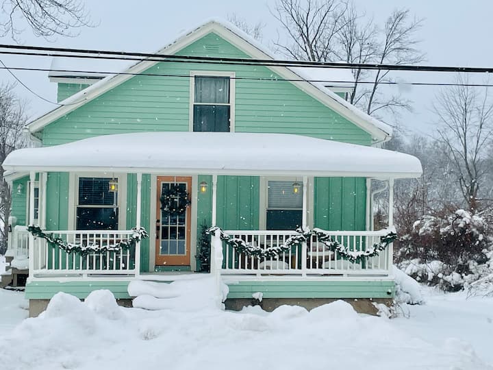 The Cozy Cottage - Enjoy Nature & Beer City! - Calvin University, Grand Rapids