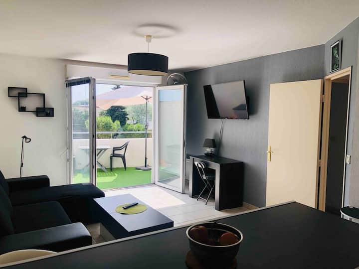 Appartement T2 Situé à 200m Du Port, Dernier éTage - Sète