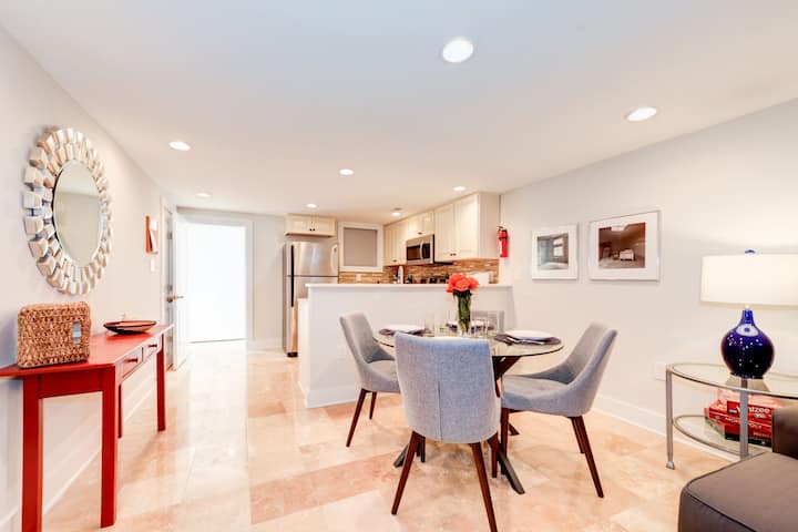 ✨Crestwood Manor - An Urban Oasis.✨ Free Parking 🚗 - Arlington, VA