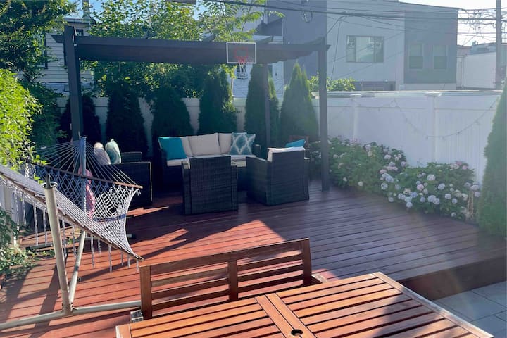 3-bed, 2.5 Bath Duplex W/yard. Great Location. - Jersey City, NJ