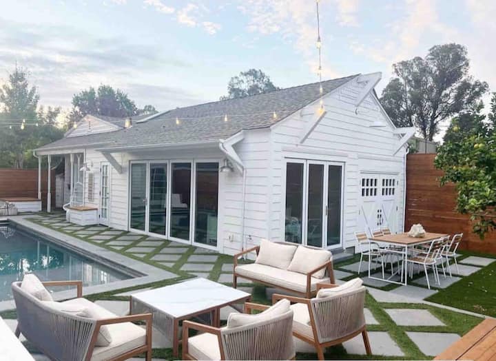 Chic Two Bedroom Pool House - San Mateo, CA