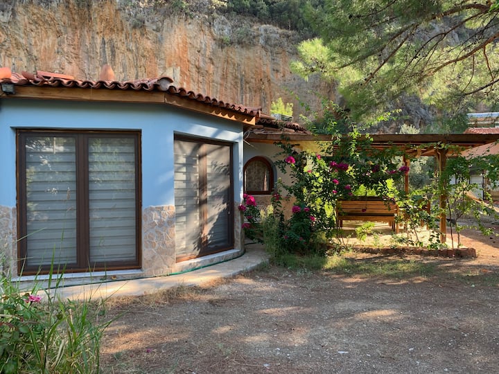 Schönes Ferienhaus, Ruhige Lage, In Strandnähe - Çıralı