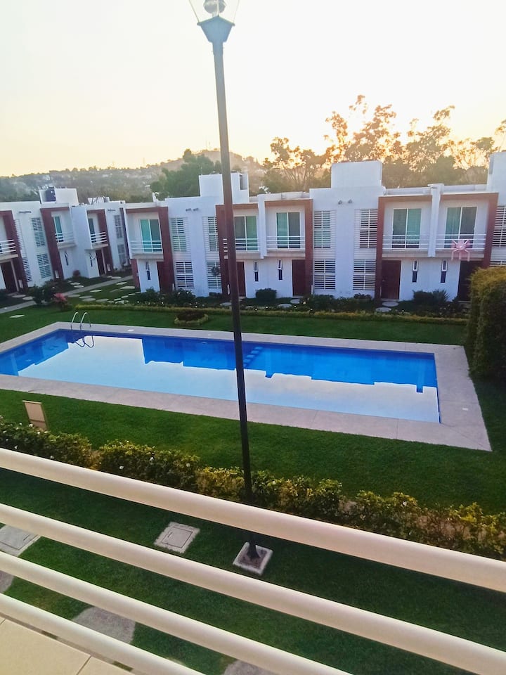 Casa Familiar, Con Alberca En Condominio - Jiutepec
