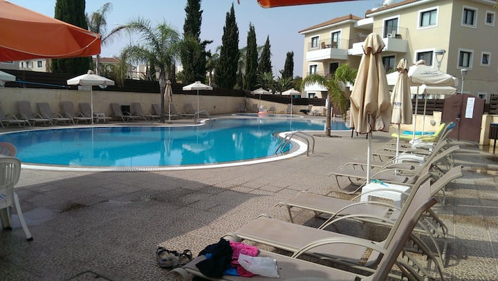 Bb6 Kyklades Resort 2 Bdm Apt By The Sea-pool-gym - Protaras