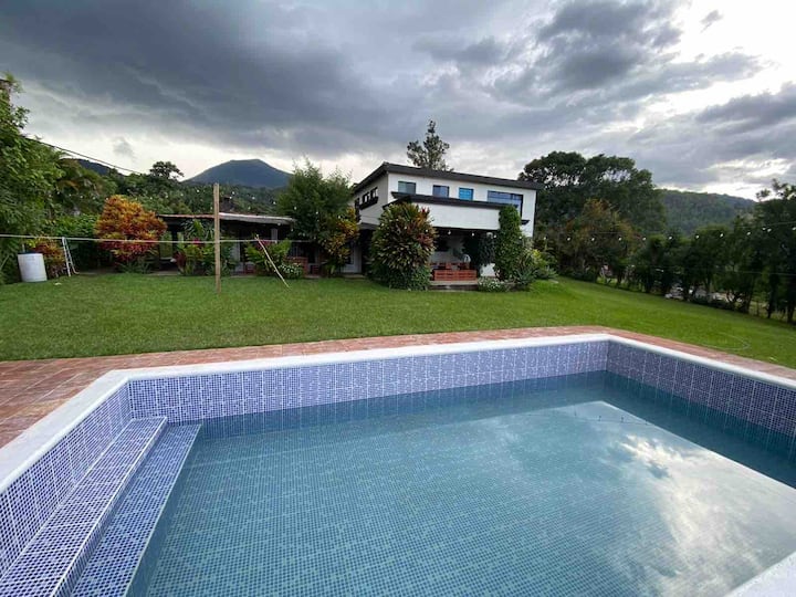 Casa Del Lago Amatitlán Bella Vista Montcast - Amatitlán