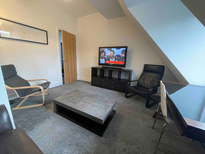 2 Bedroom 2 Bath Gated Apartment 8 - Bromley