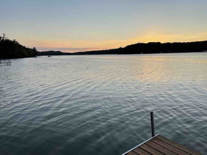 Hope Floats Cottage @ Stony Lake - Double JJ Resort, Rothbury