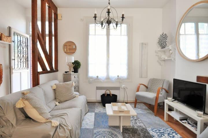 Trouville : Maison De Charme Avec Extérieurs . - Deauville