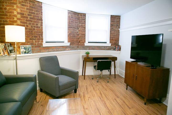 Newly Renovated, Clean Apt On Tree Lined Block! - Brooklyn, NY