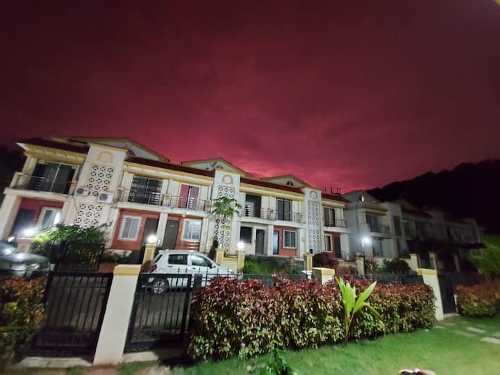 Rowhouse #Shelter In Nature
Mingle With The Stars - Shahapur