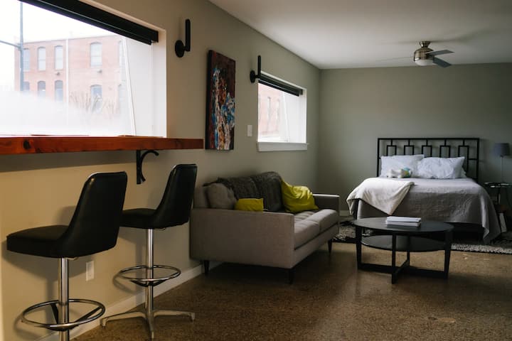 Downtown Hickory -Flat 105 - Walkable - Hickory, NC