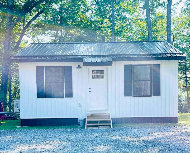 Long Point Cabin 5 - Summersville, WV