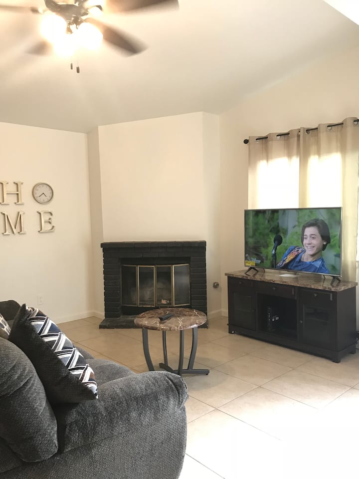 Condo Entire Place Near Sequoias National Park. - Visalia, CA