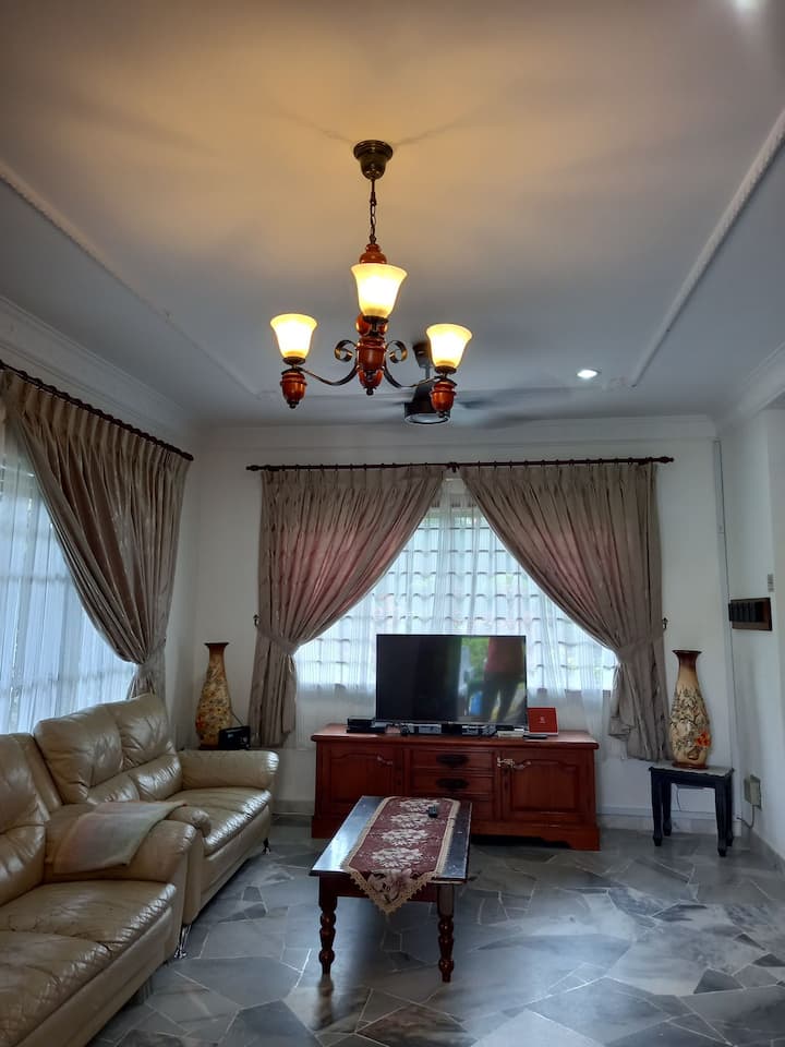 Homestay 2-bedroom Villa With Pool At Port Dickson - Pasir Panjang