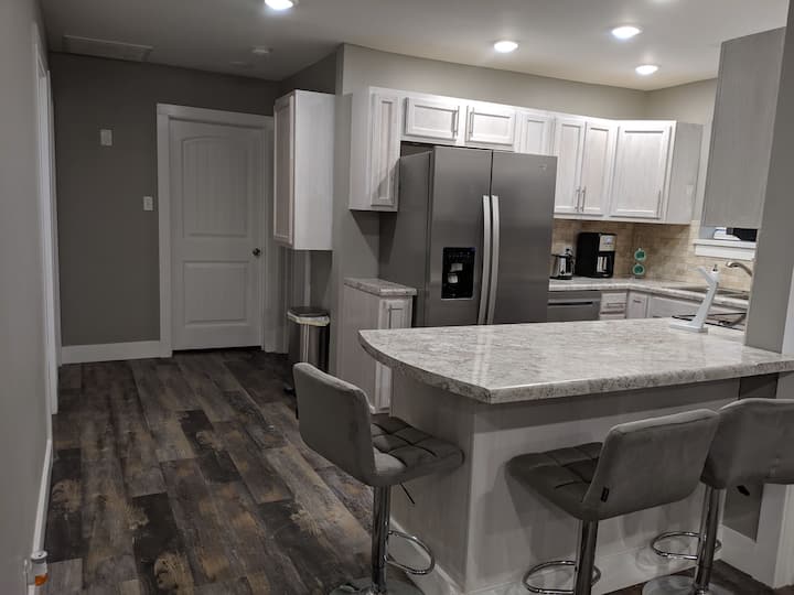 Main Street Lodge | Downtown & St Bernards - Jonesboro, AR