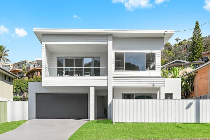 Laid Back Luxury Sleeps 10 Opposite The Beach! - Port Macquarie