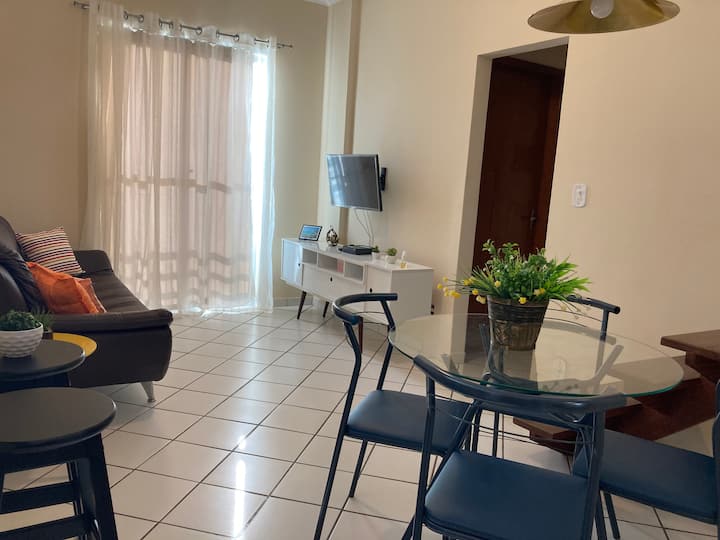 Belo Apartamento De 2 Quartos Com Garagem. - Cabo Frio