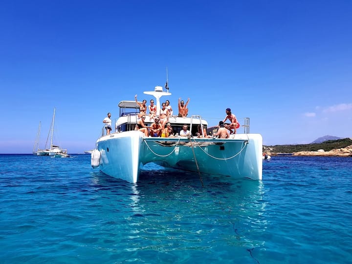 Sortie Journée En Spacieux Catamaran Moteur Cannes - Le Cannet