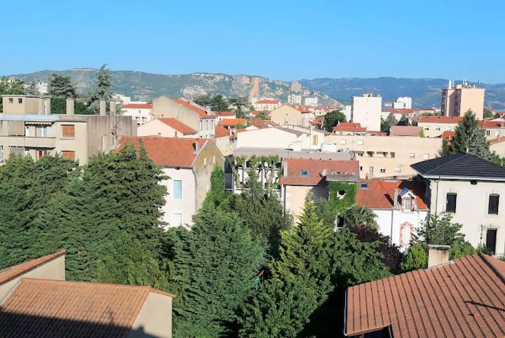 Jolie Chambre Dans T3 + Parking. - Valence