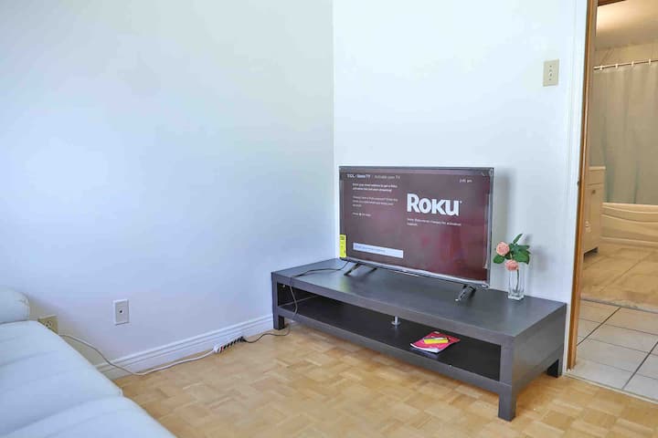 Lovely 3-br Entire Home Monthly Stay Walk To Metro - Montreal