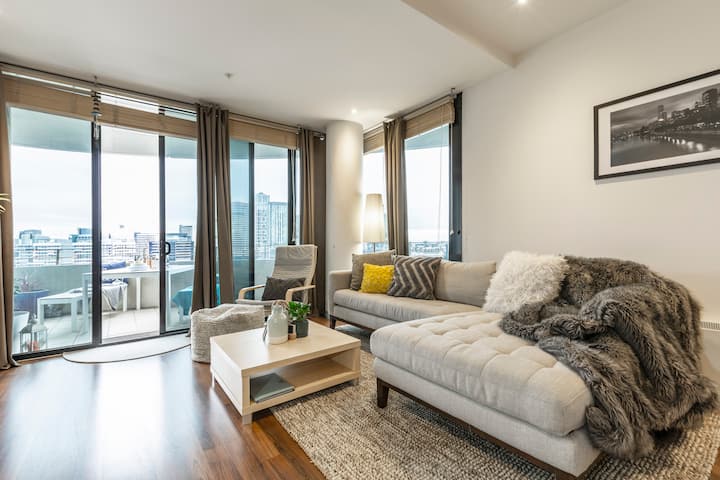 Sleek City Apartment With Dazzling Harbour Views - Melbourne