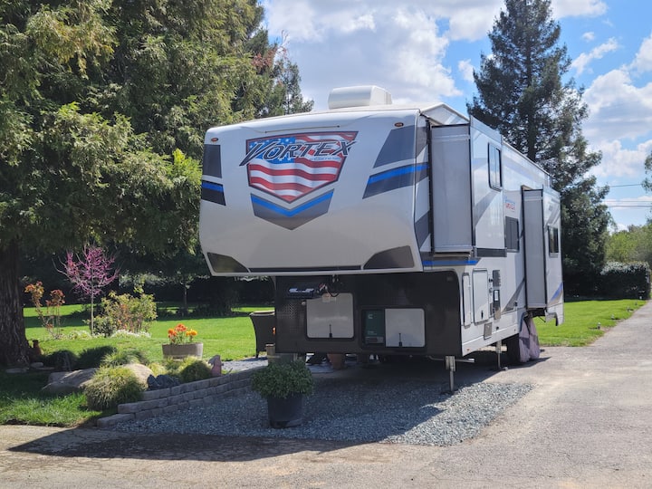 Rv In A Private Park Yard & Farm Animal Encounters - Fresno, CA