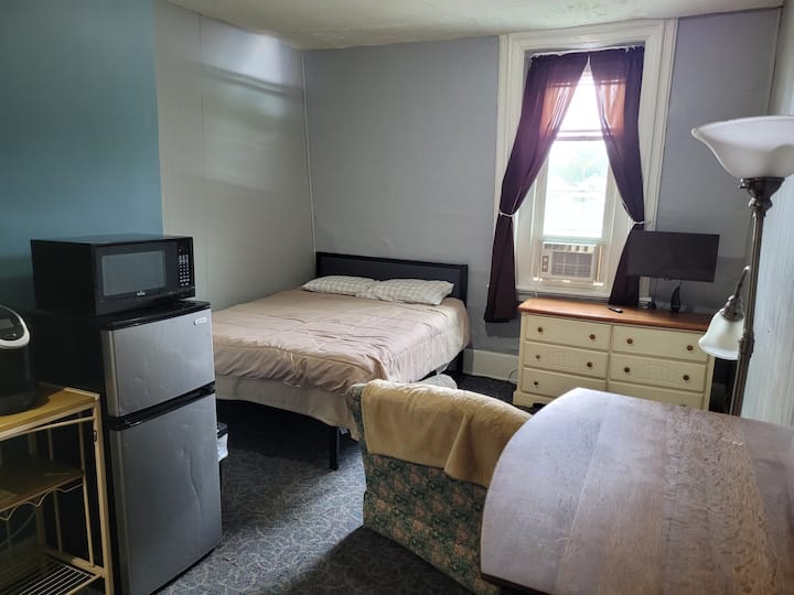 Private Room, #3 In Downtown Buffalo, With Parking - Kenmore, NY