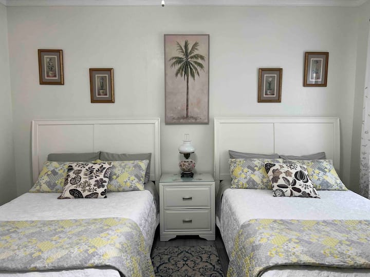 "Elegant Nook" No. 2 - San Antonio, TX