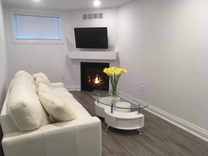 Modern Apartment - Port Perry