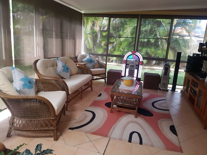 Continental Breakfast Included - Townsville
