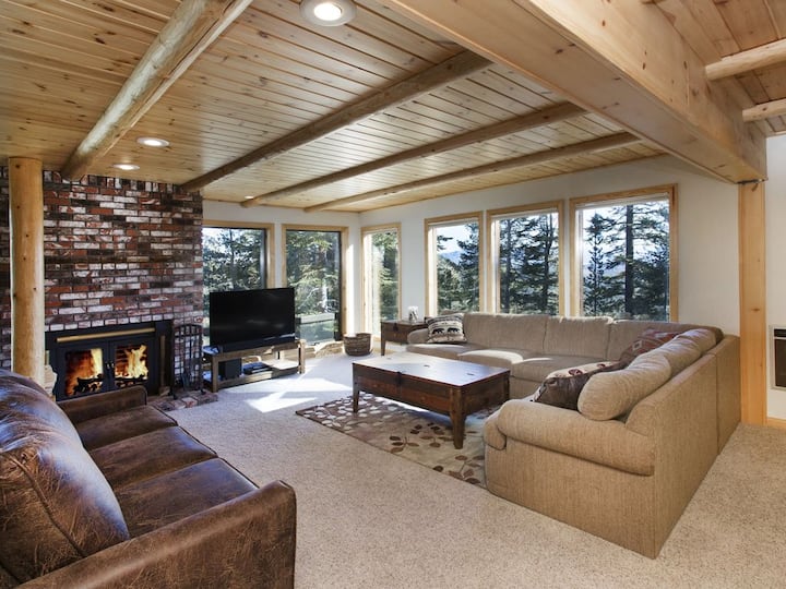 Ski To/from Property~hillside Corner~view~laundry - Mammoth Mountain, CA